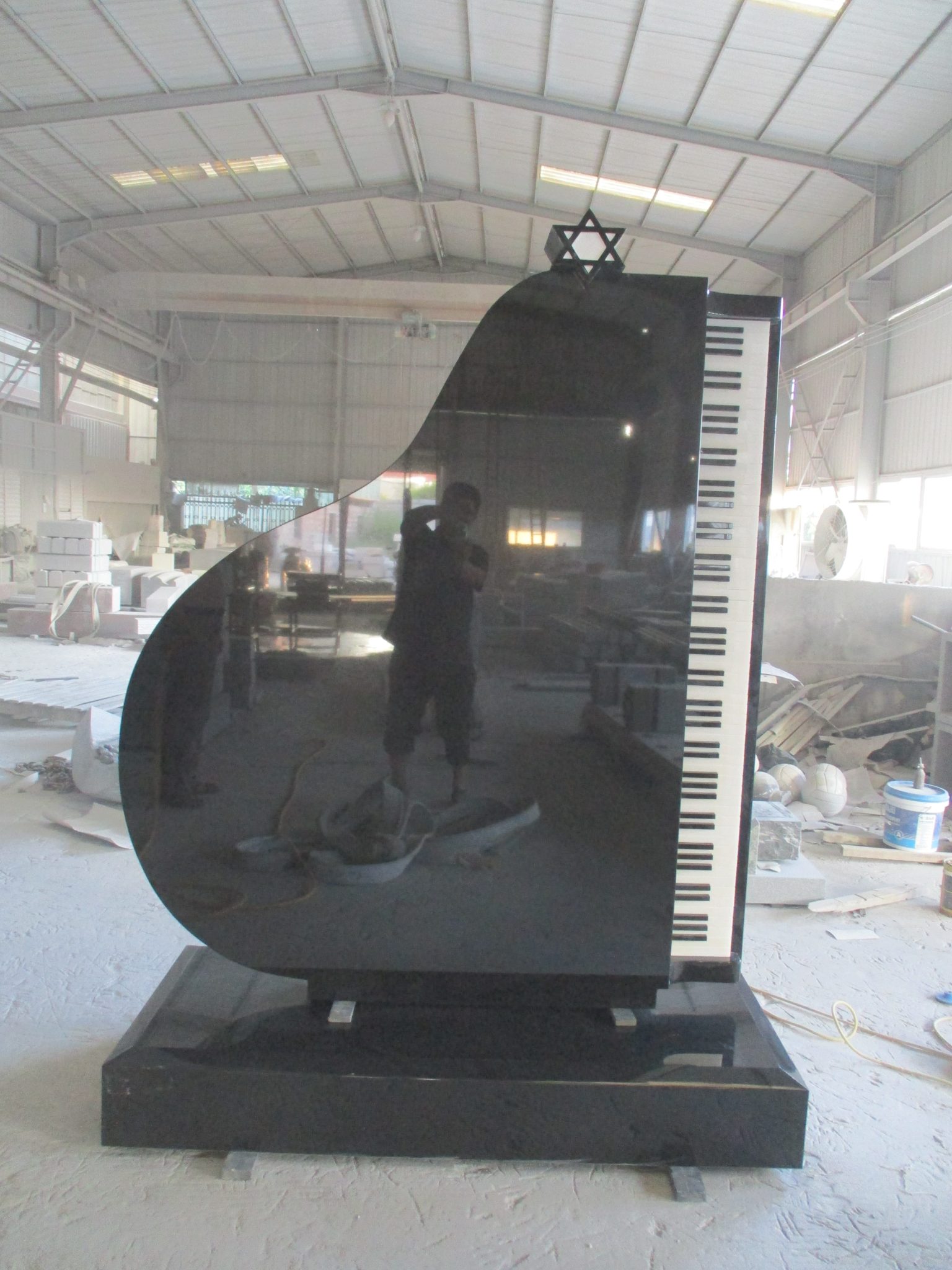 Why Choose An Upright Granite Tombstone? - China Professional Tombstone ...
